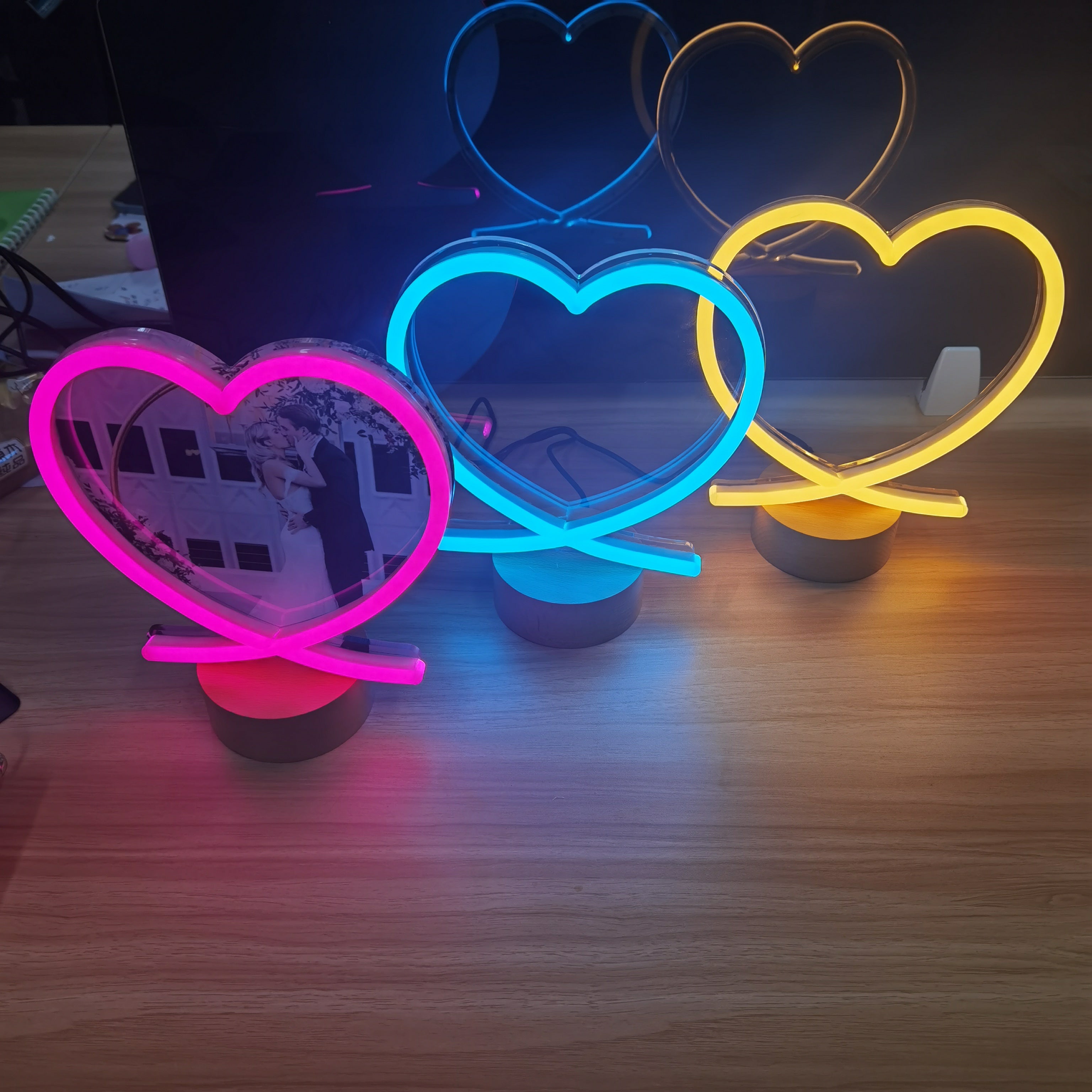 custom LED neon light photo stand – GeekerCreate